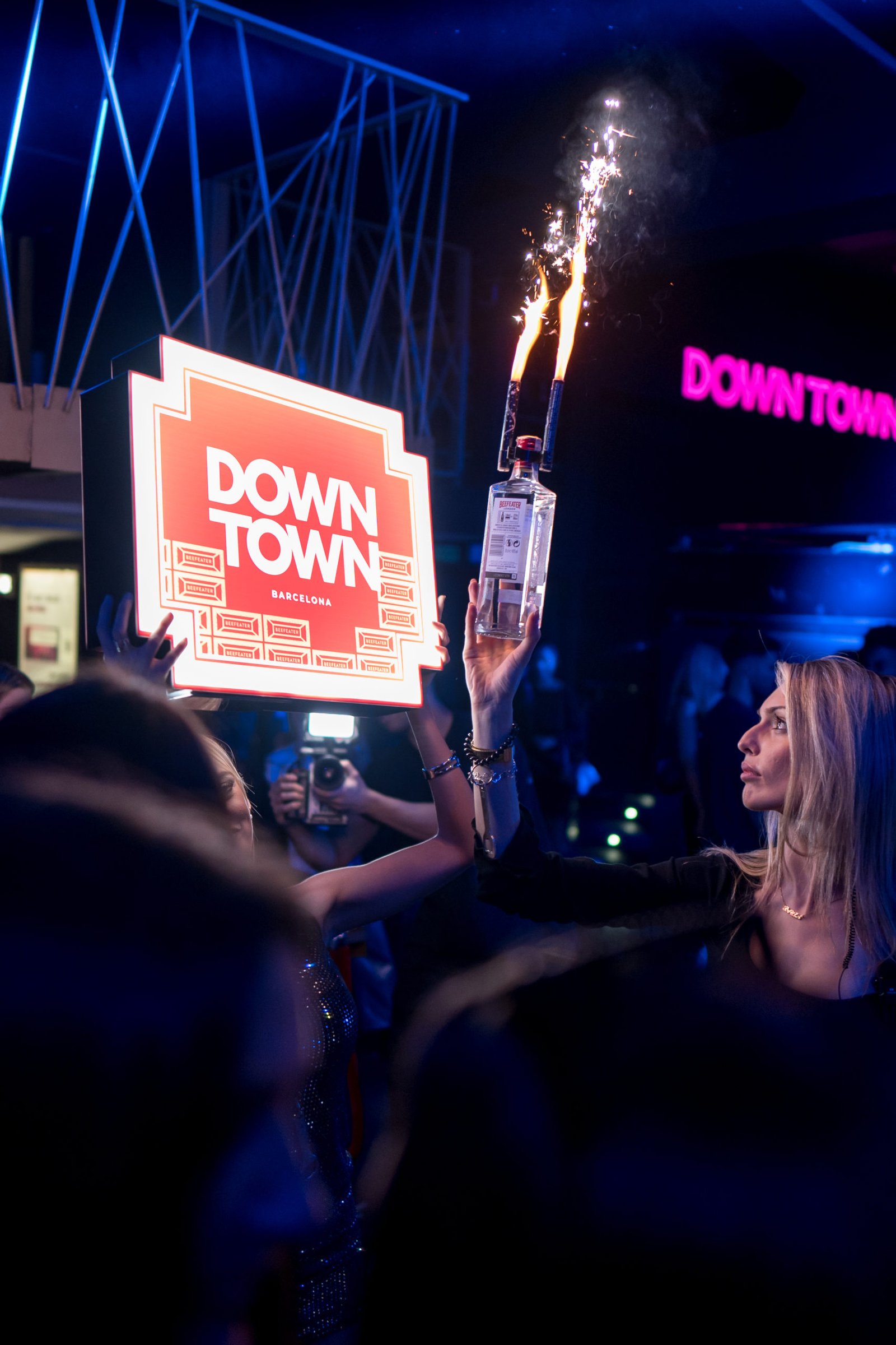 Reserva tu mesa VIP en DOWNTOWN Barcelona ⋆ DOWNTOWN